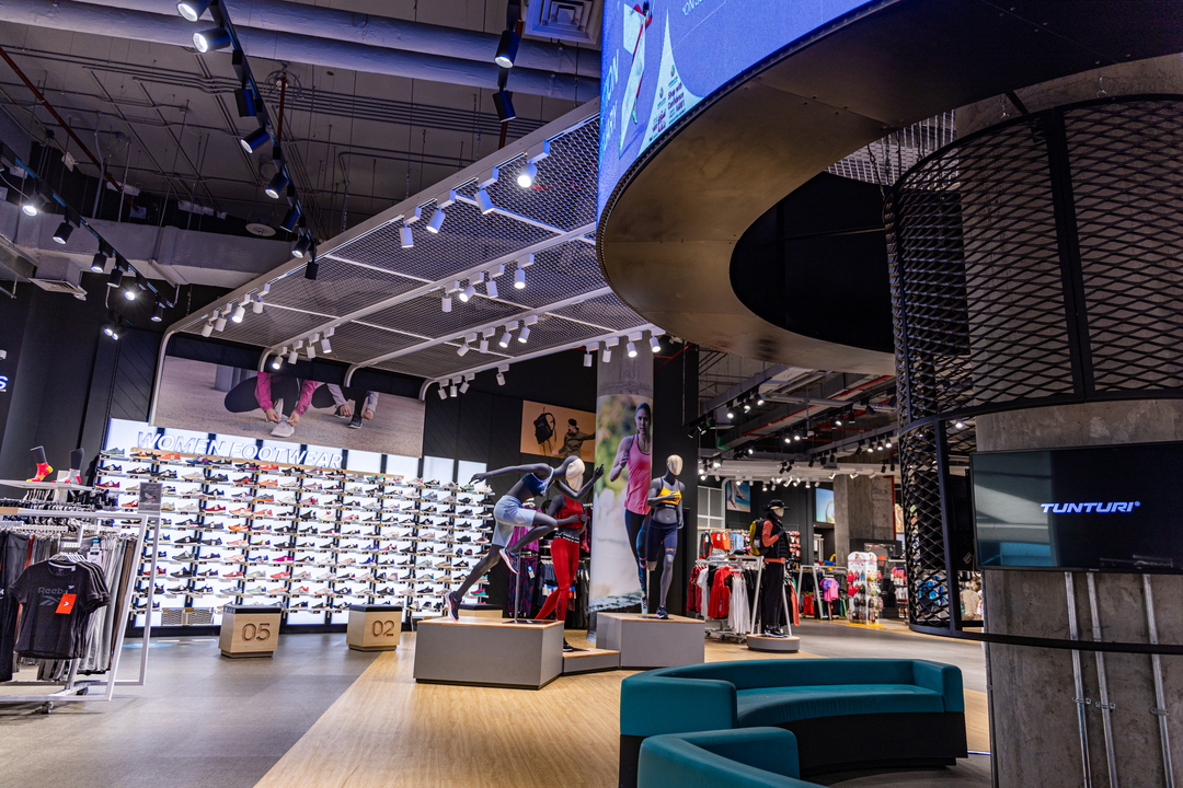 SPORTS CORNER TAWAR MALL - Intelligent Design